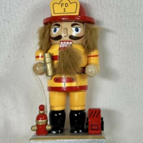Holiday | Firefighter Nutcracker 6 12 Christmas Decor Wooden Firetruck ...